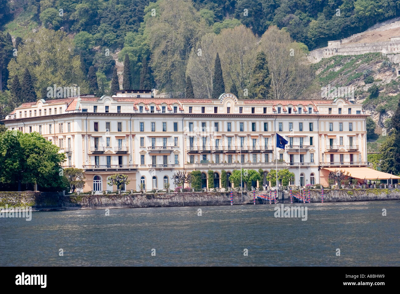 Como cernobbio lakefront hi-res stock photography and images - Alamy