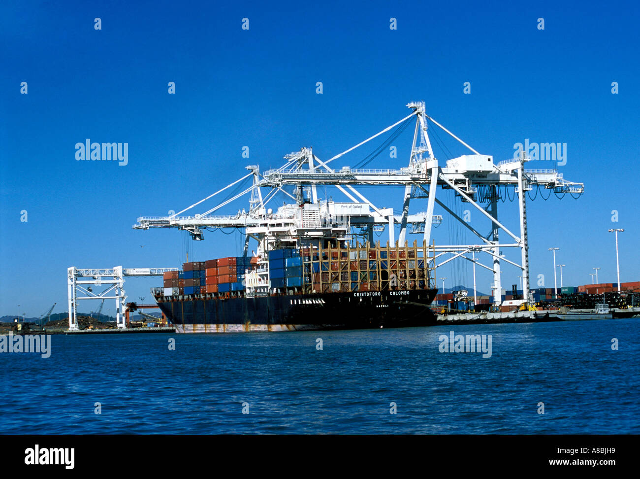 California Oakland Container ship in harbor Stock Photo - Alamy