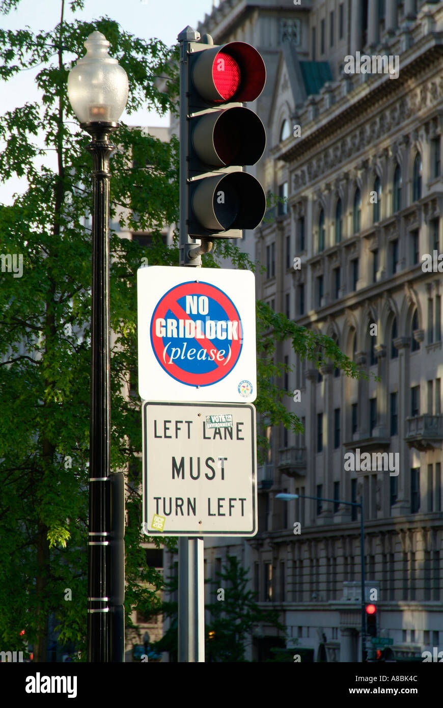 No Gridlock sign on traffic light pole Stock Photo - Alamy