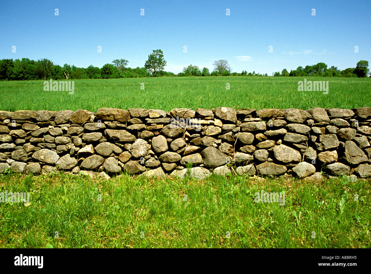 Stone Fence High Resolution Stock Photography and Images - Alamy