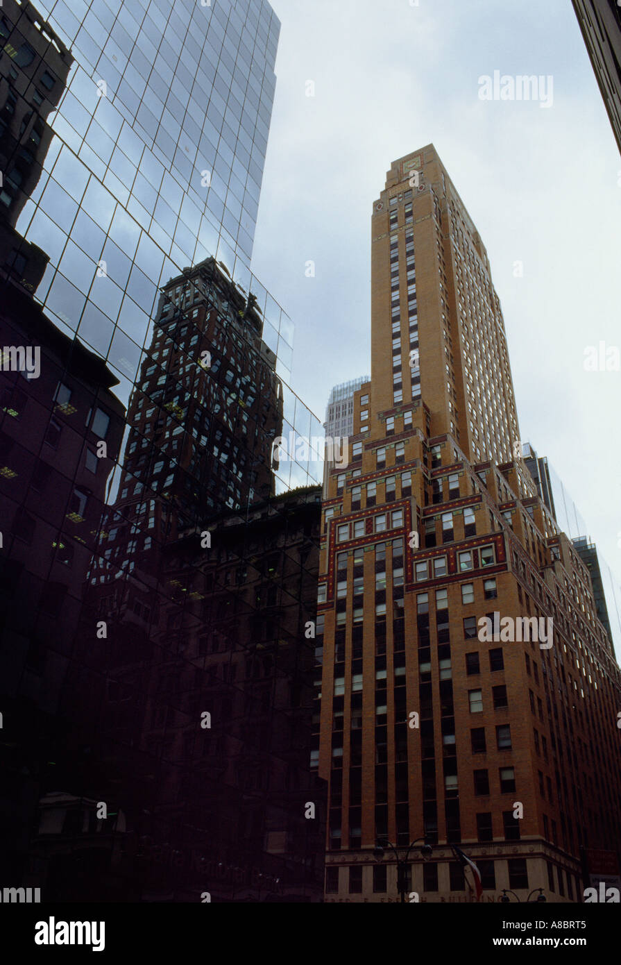 Cityscape with high and low rises hi-res stock photography and images ...