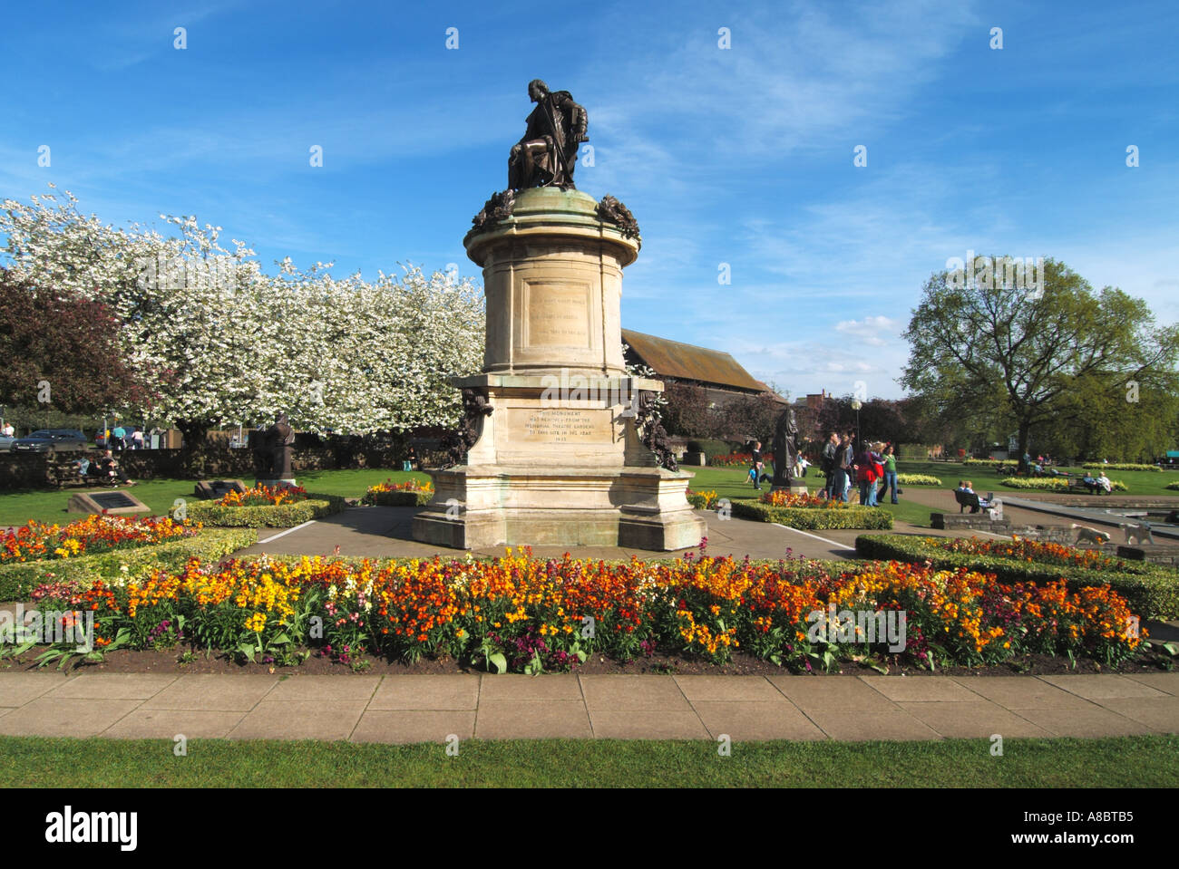 Stratford upon Avon William Shakespeare statue Stock Photo - Alamy
