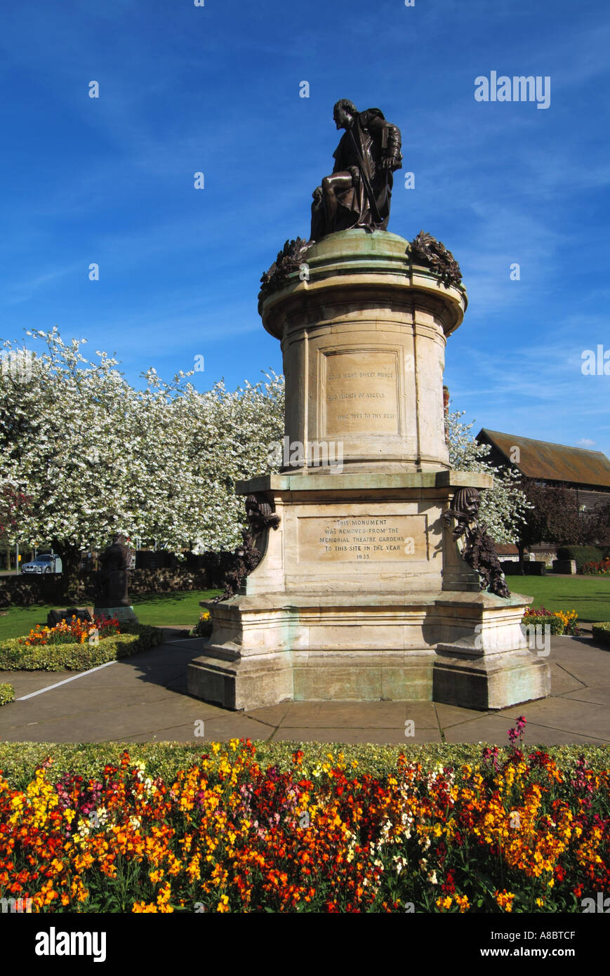 Stratford upon Avon William Shakespeare statue Stock Photo - Alamy