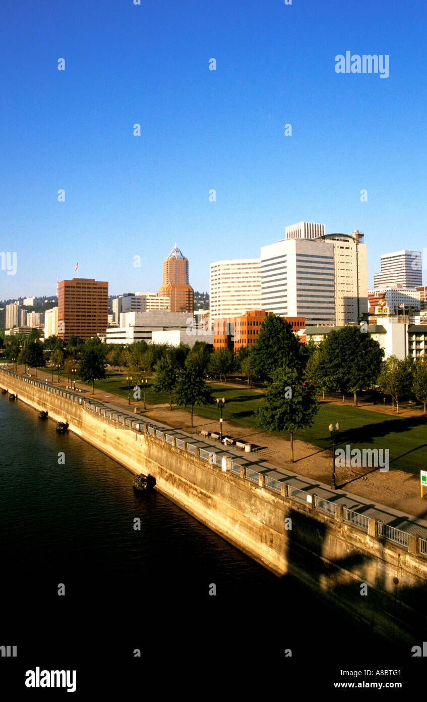 Oregon Portland Skyline from Morrison Bridge Stock Photo - Alamy
