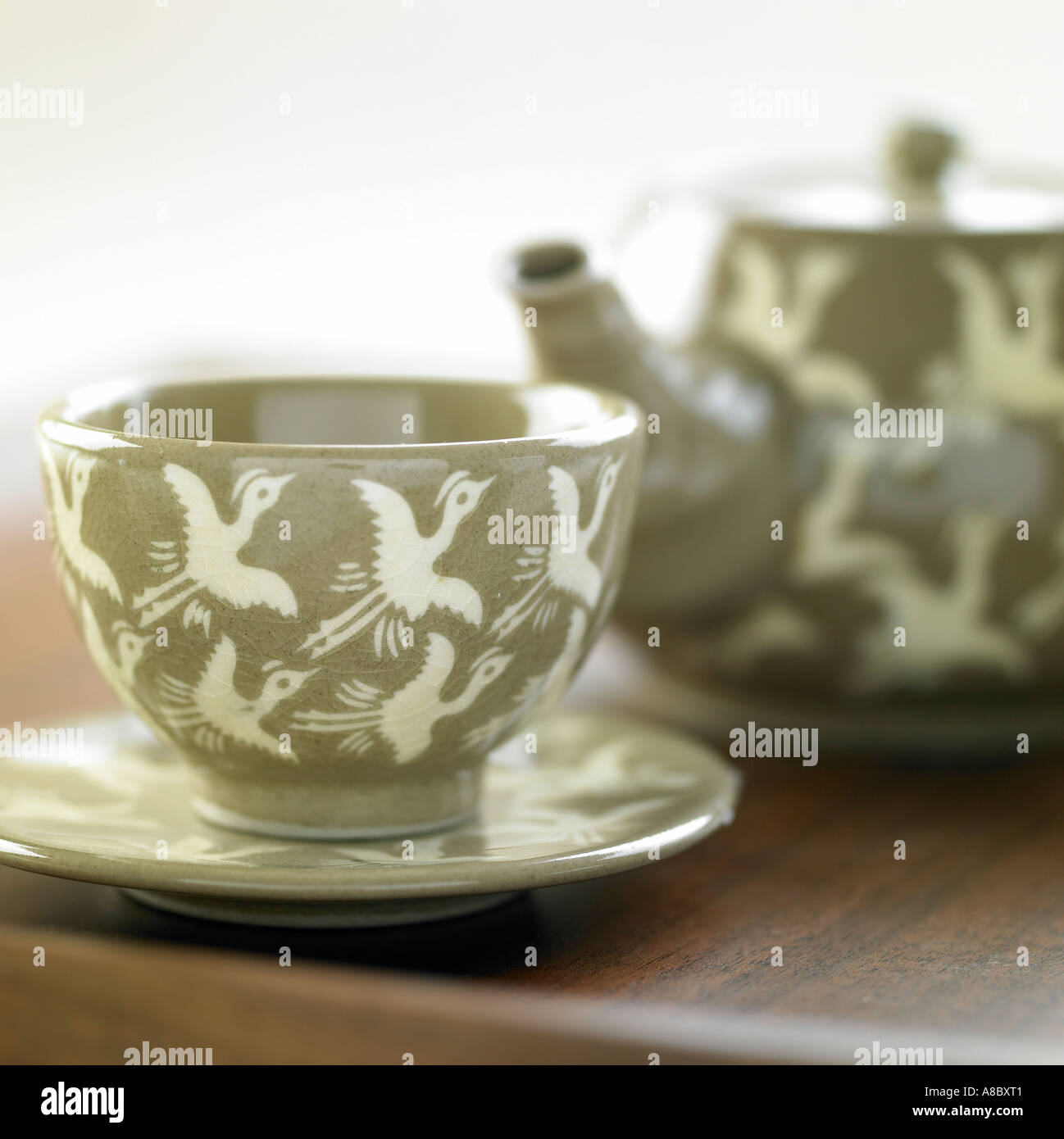 Pattern teacup and teapot tea set Stock Photo - Alamy