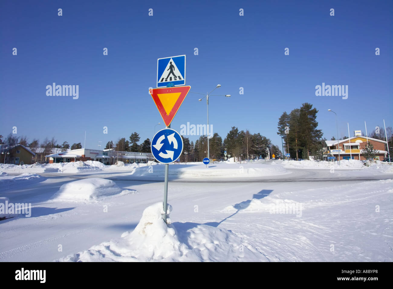 Roundabout pictogram hi-res stock photography and images - Alamy