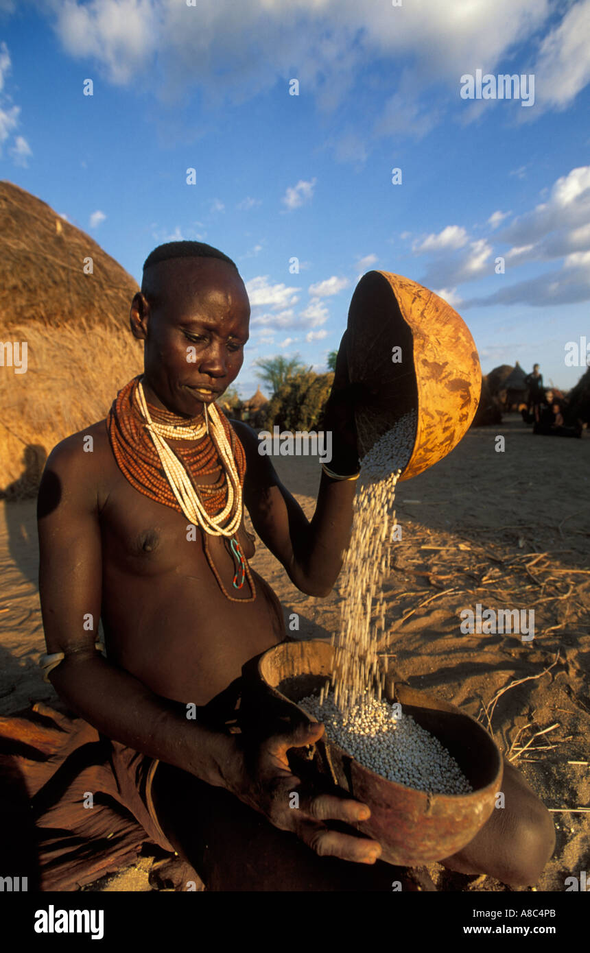 Karo woman preparing food , Kolcho , South Omo valley , Ethiopia Stock ...