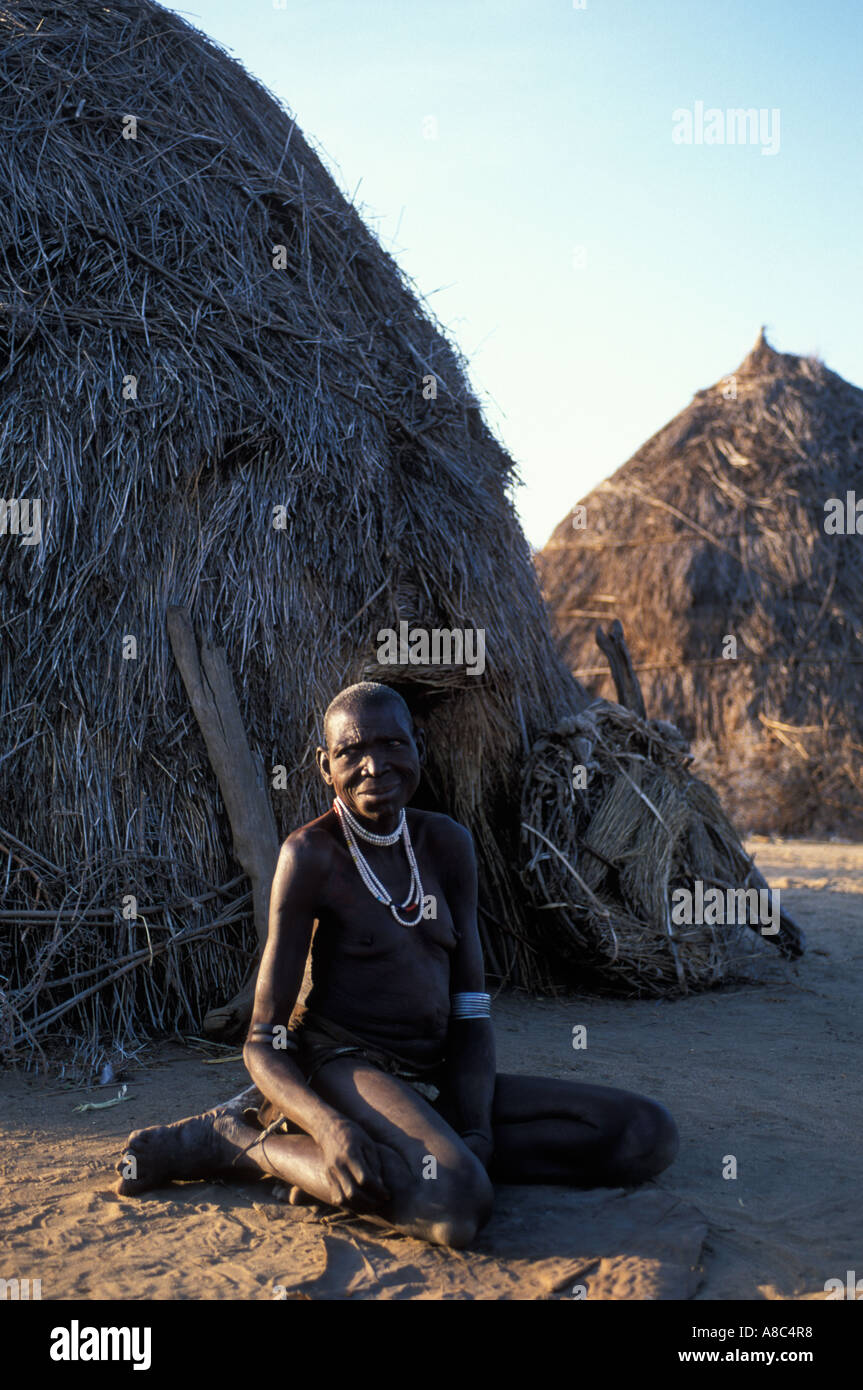 Karo woman , Kolcho , South Omo valley , Ethiopia Stock Photo - Alamy