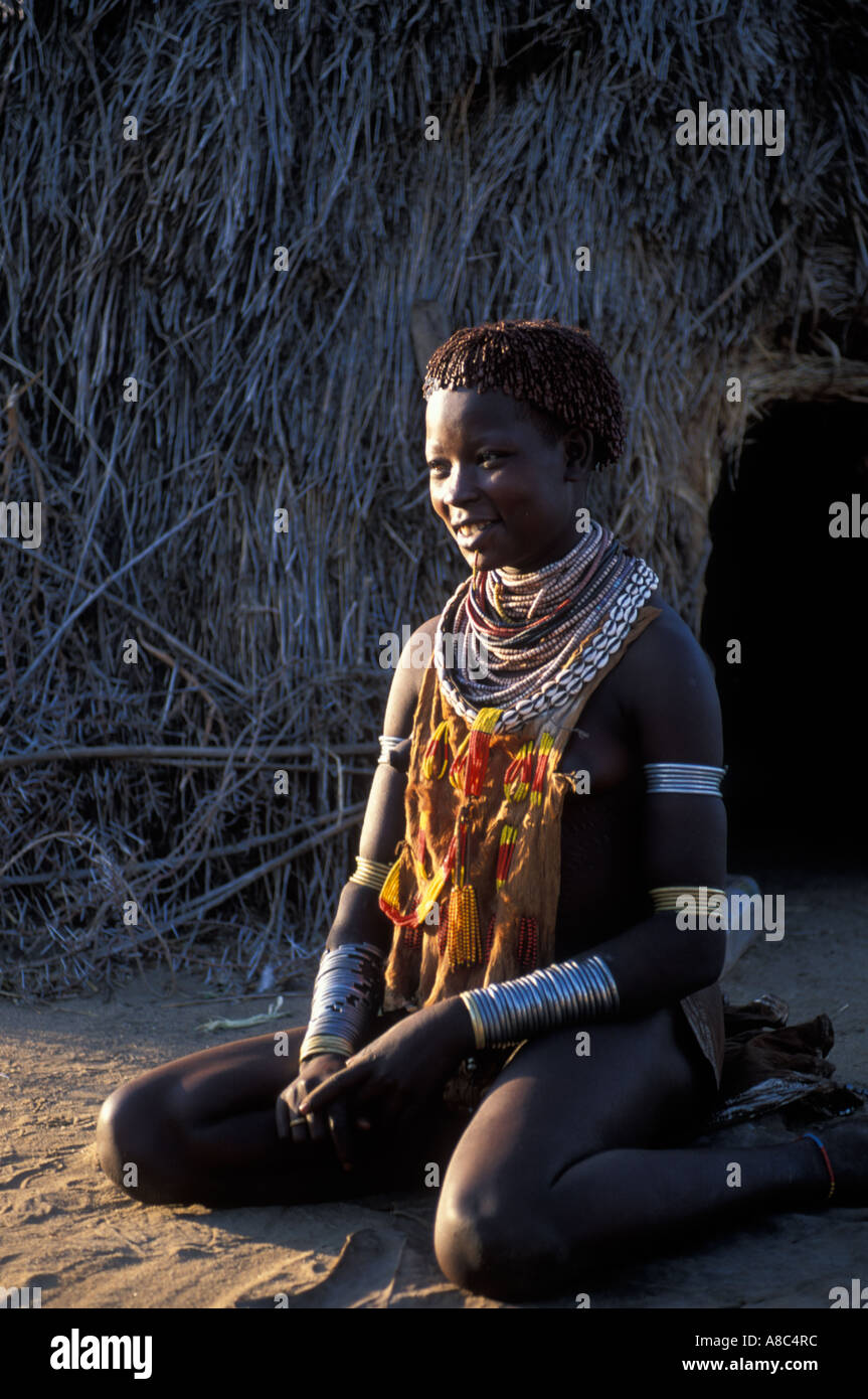 Karo woman , Kolcho , South Omo valley , Ethiopia Stock Photo - Alamy