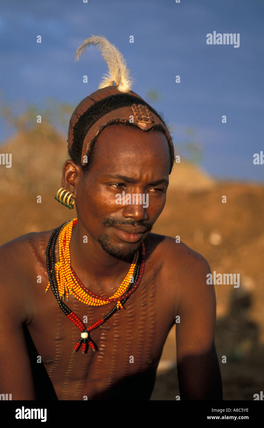 Hamer man with body scarring and clay hair bun, Turmi, South Omo valley ...