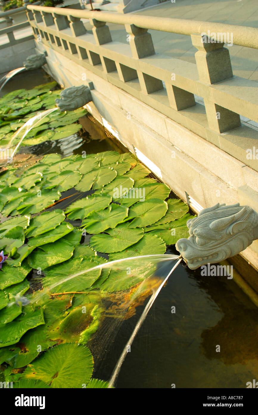 a Baddha in China lotus pillar post column buddha buddhism temple ...