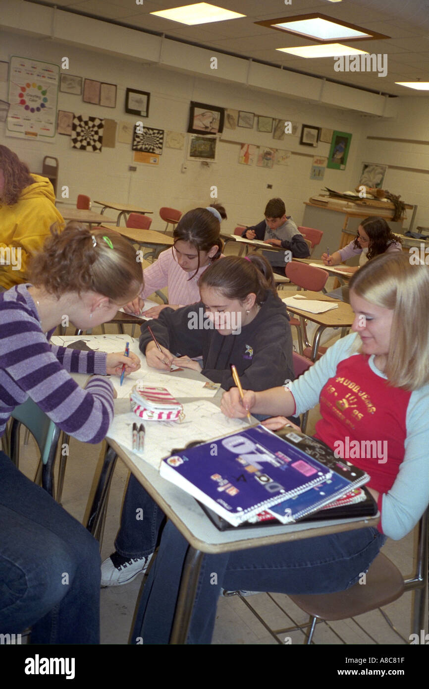 Students age 14 drawing in school art classroom. Golden Valley ...
