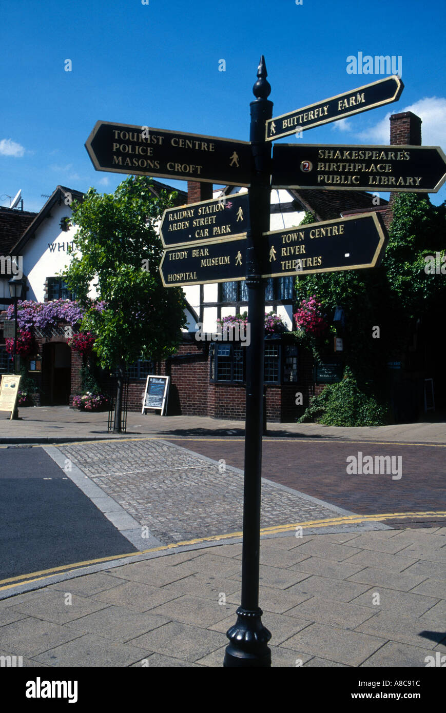 Street Signs in front of White Swan Hotel Stratford upon Avon Stock ...