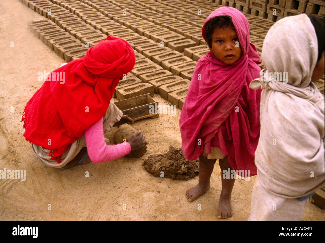 Children labour bricks hi-res stock photography and images - Alamy