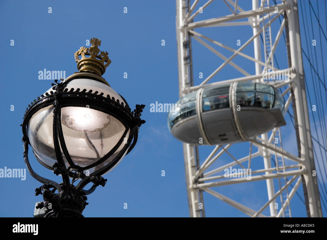 Lampost on embankment hi-res stock photography and images - Alamy