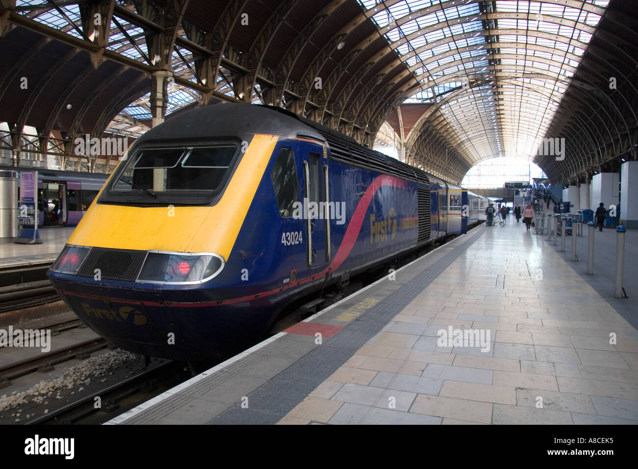 Paddington Station London- n9 Stock Photo - Alamy