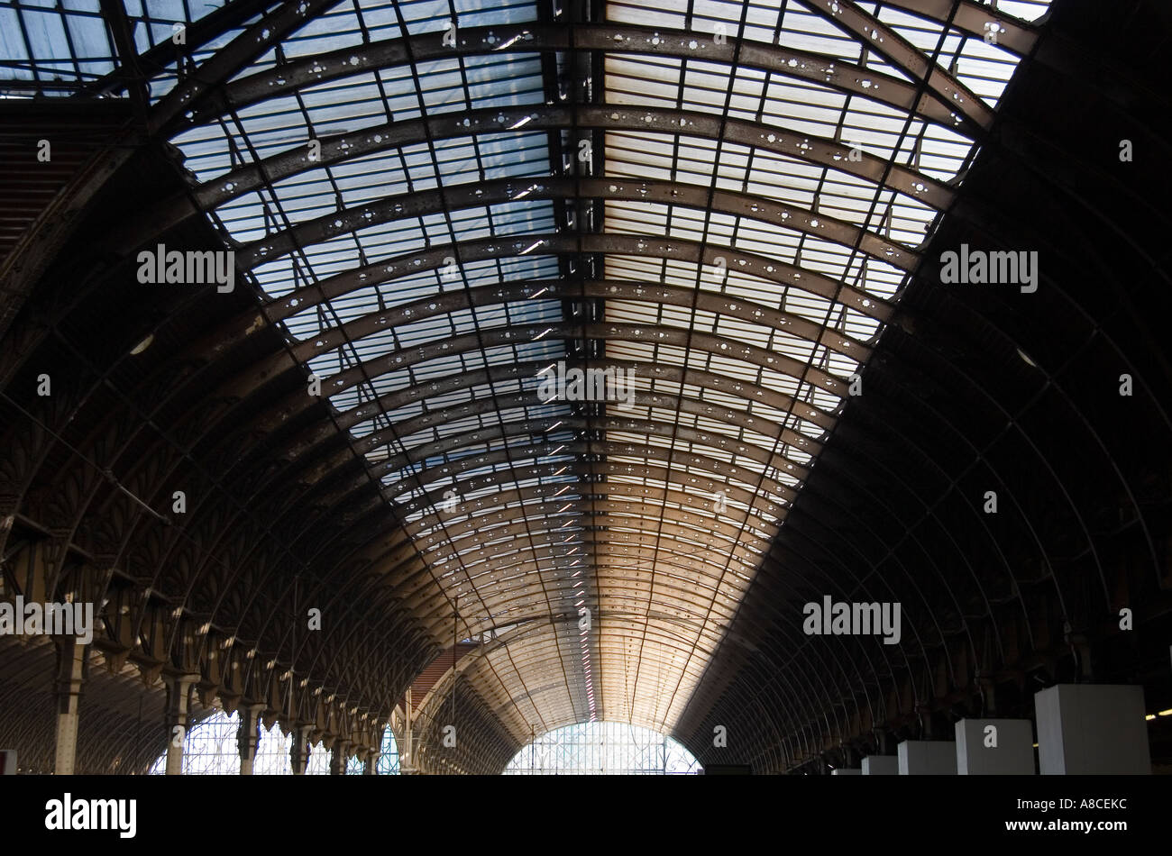 Paddington Station London- ornate rooftop n5 Stock Photo - Alamy
