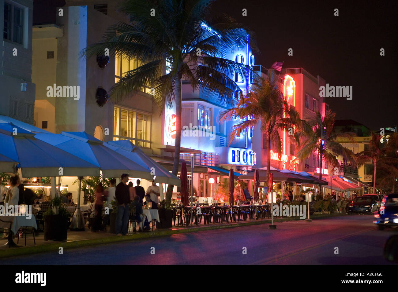 Night life on Ocean Drive, South Beach, Miami, Florida, USA, with al ...