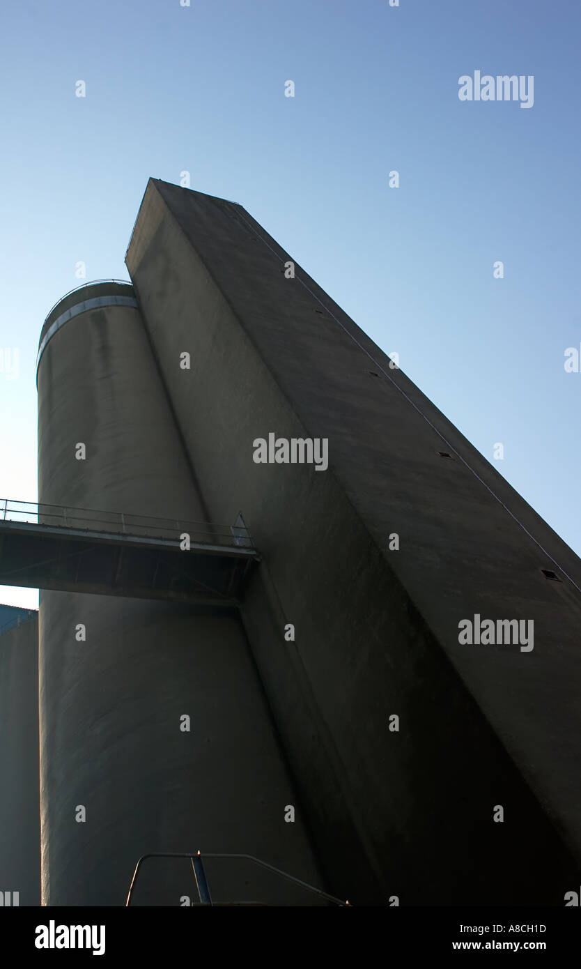 Disused Maize silos at the Syral UK Greenwich site on the banks of the ...