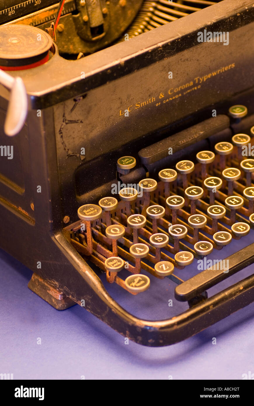 Old Antique Typewriter Stock Photo - Alamy