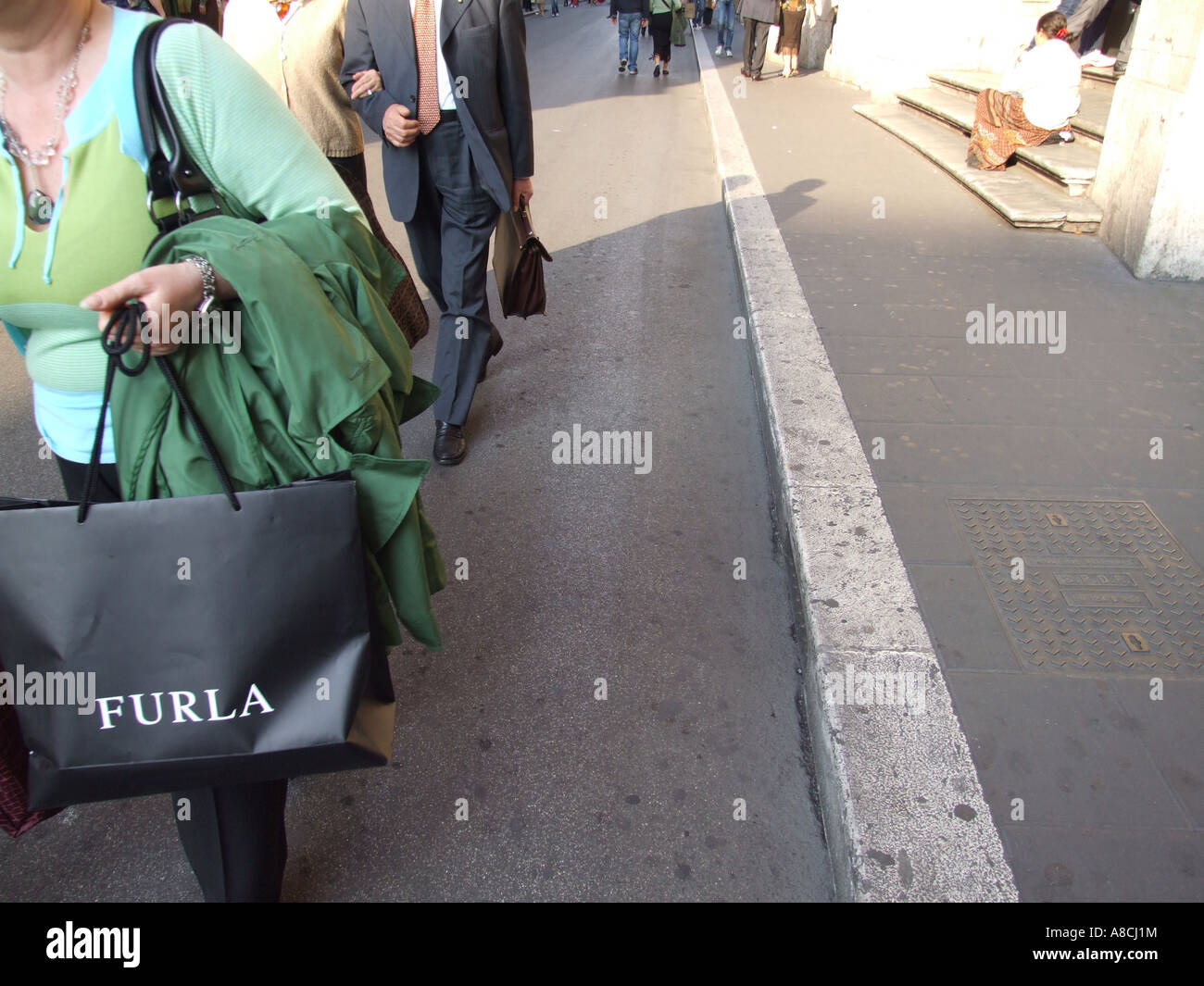 woman with shopping bag in rome Stock Photo - Alamy
