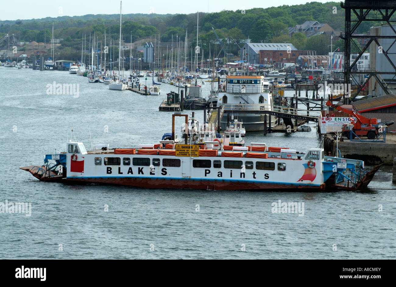 Floating bridge Cowes chain ferry operates a continuous service for ...
