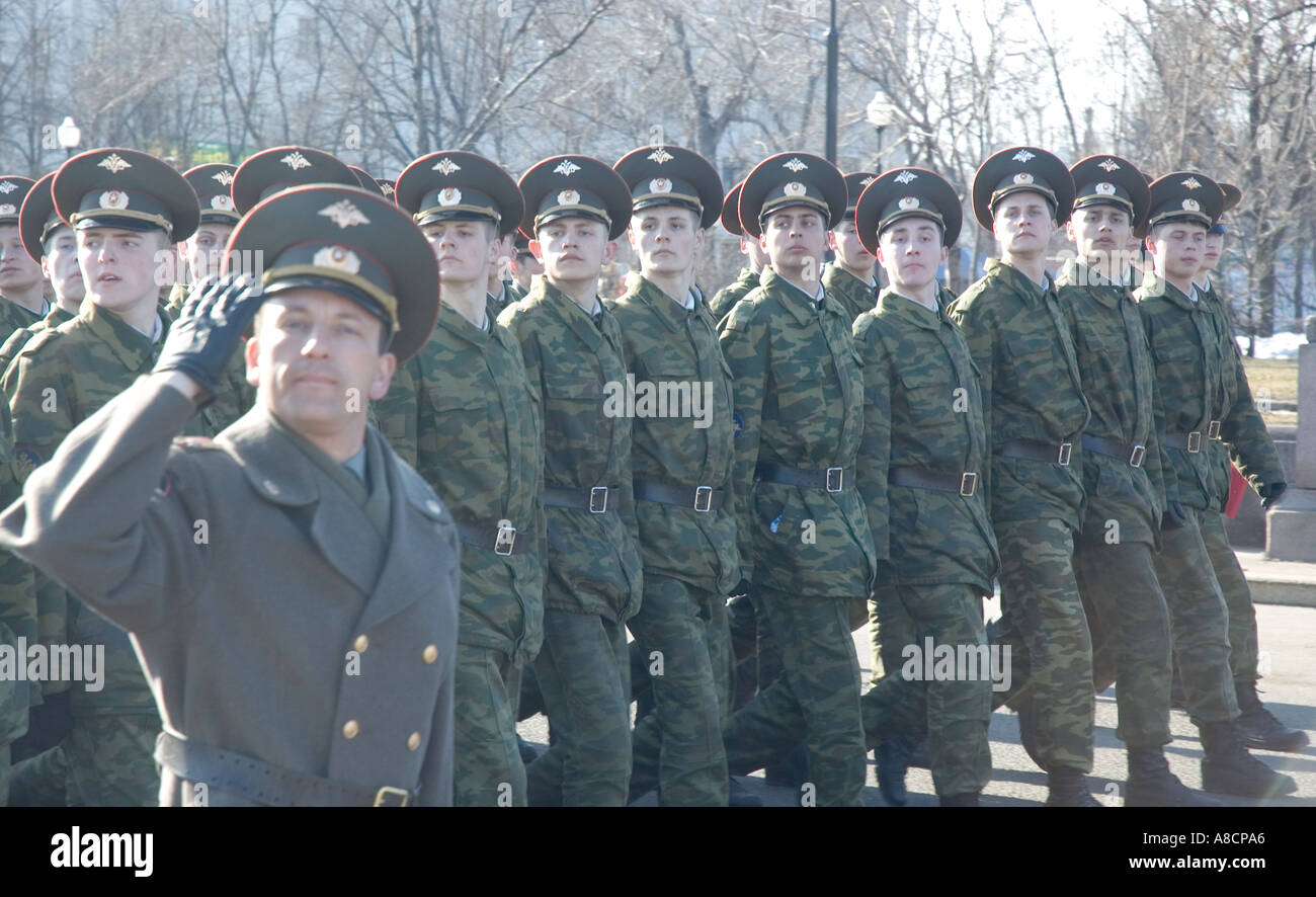 Russian soldiers in Moscow Stock Photo - Alamy