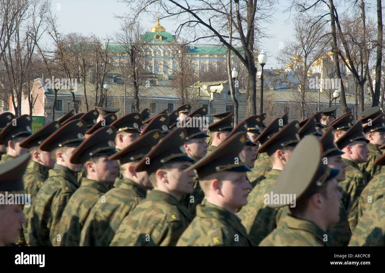 Russian soldiers in Moscow Stock Photo - Alamy
