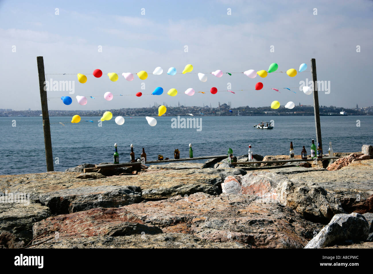 Balloon target practice hi-res stock photography and images - Alamy