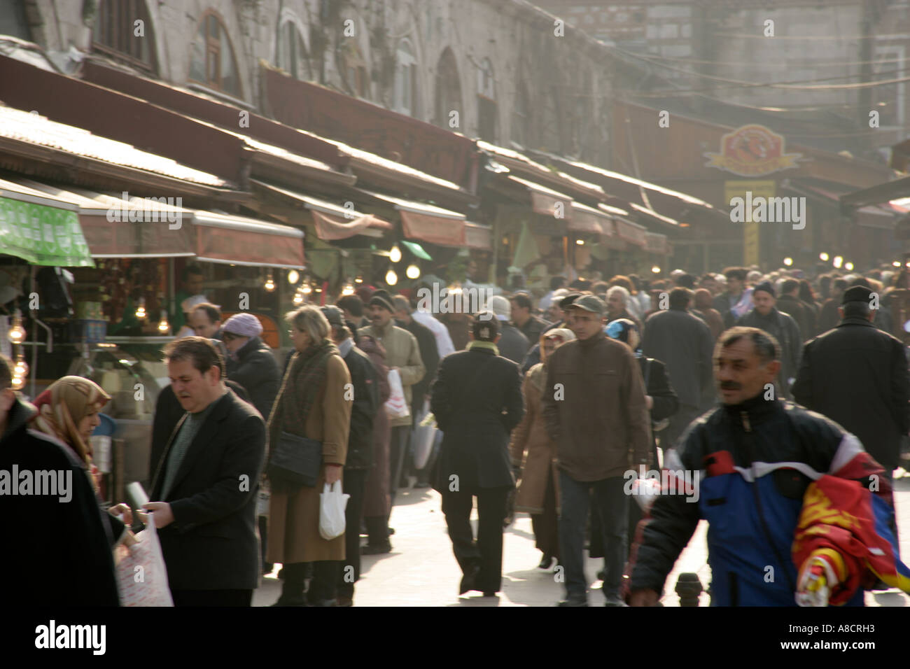 STREET MARKET NEXT TO THE EGYPTIAN SPICE BAZAAR, ISTANBUL, TURKEY Stock ...