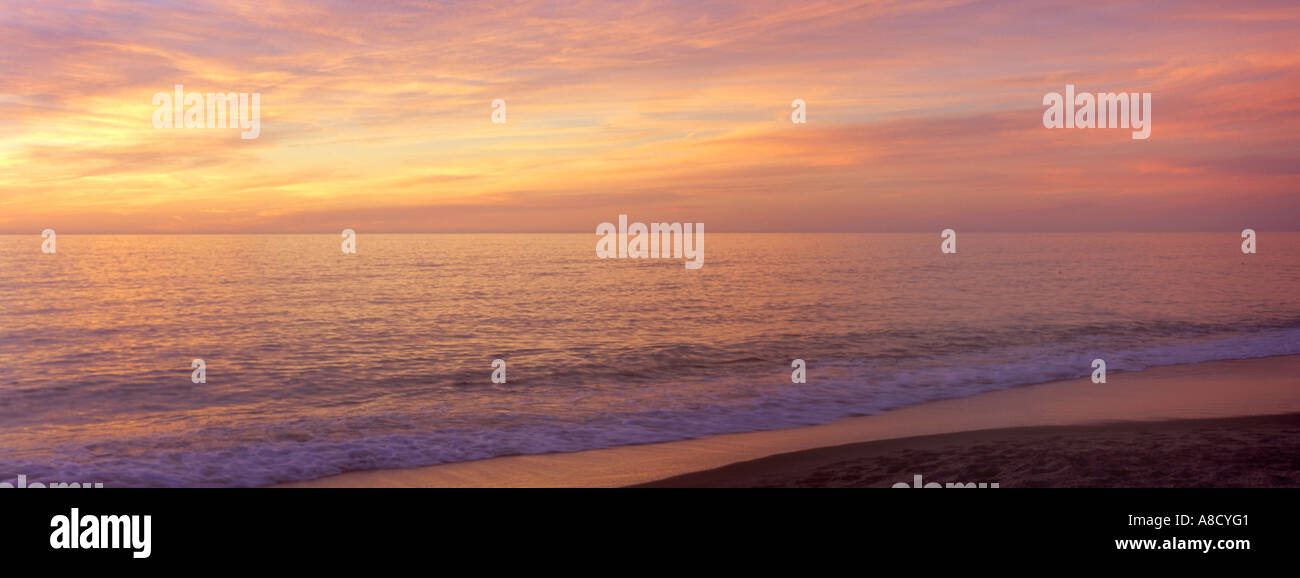 SUNSET OVER GULF OF MEXICO IN SOUTHWEST FLORIDA FROM VENICE BEACH IN ...