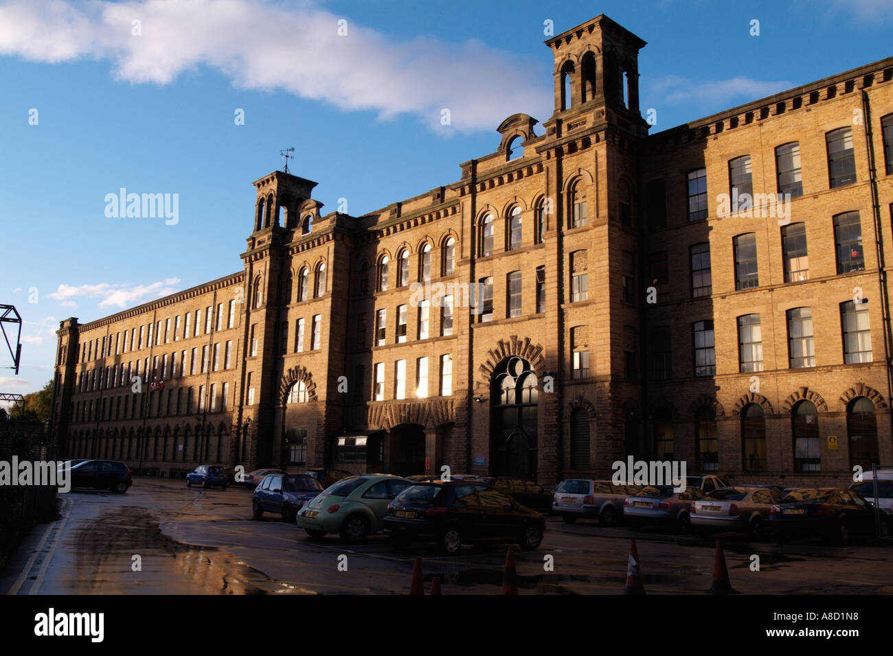 Sir titus salts factory saltaire hi-res stock photography and images ...
