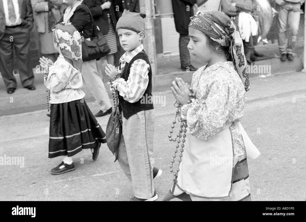 Our lady of fatima and 3 children hi-res stock photography and images ...