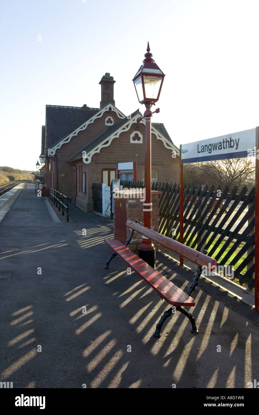 Penrith railway station hi-res stock photography and images - Alamy