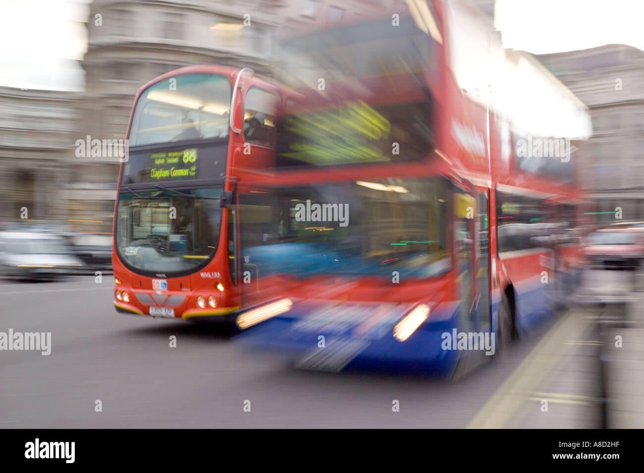 A London bus passing Trafalgar Square, London Stock Photo - Alamy