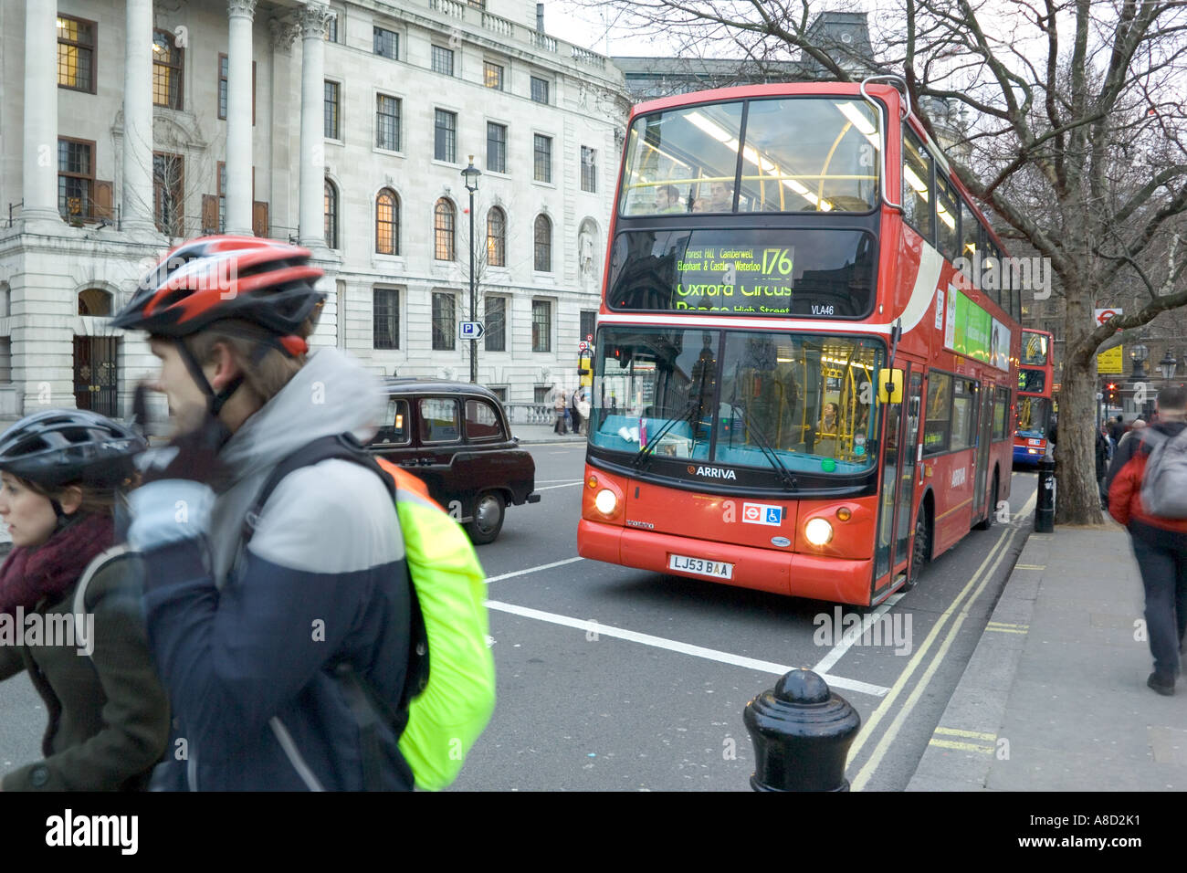 A London bus passing Trafalgar Square, London Stock Photo - Alamy
