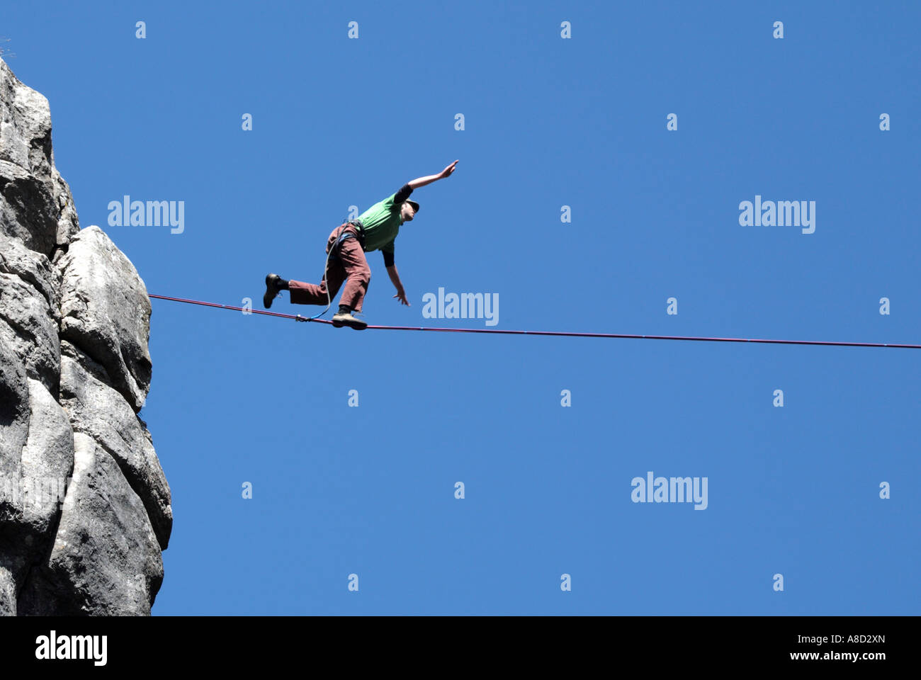 John Ritson Slackiline walking with no bar totally free balancing no ...