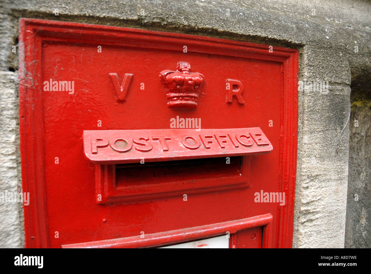 Red Victorian post box in Merton Street, Oxford Stock Photo - Alamy