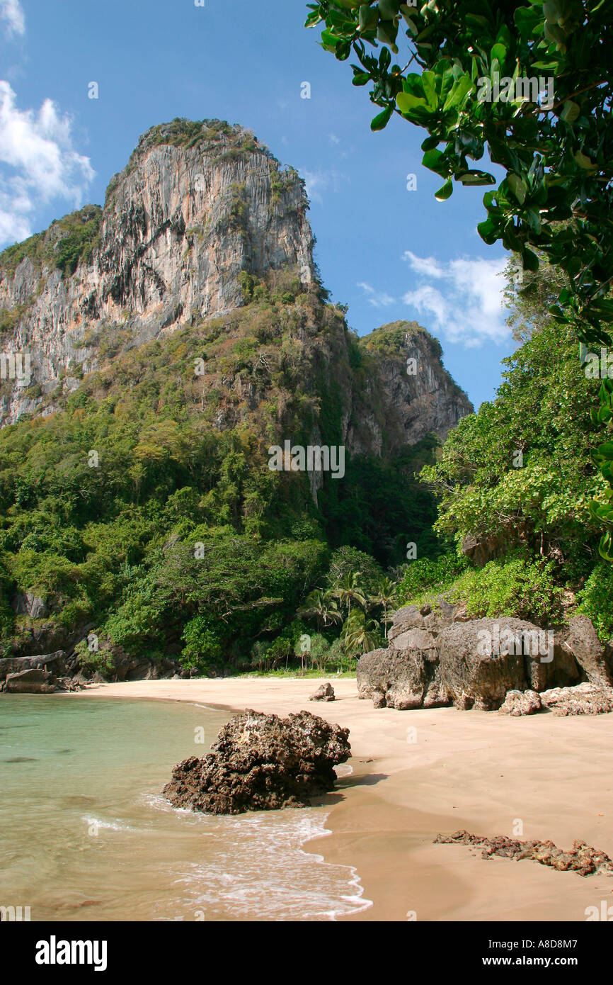 Thailand Ko Mook Hat Sabai beach and rockface Stock Photo - Alamy