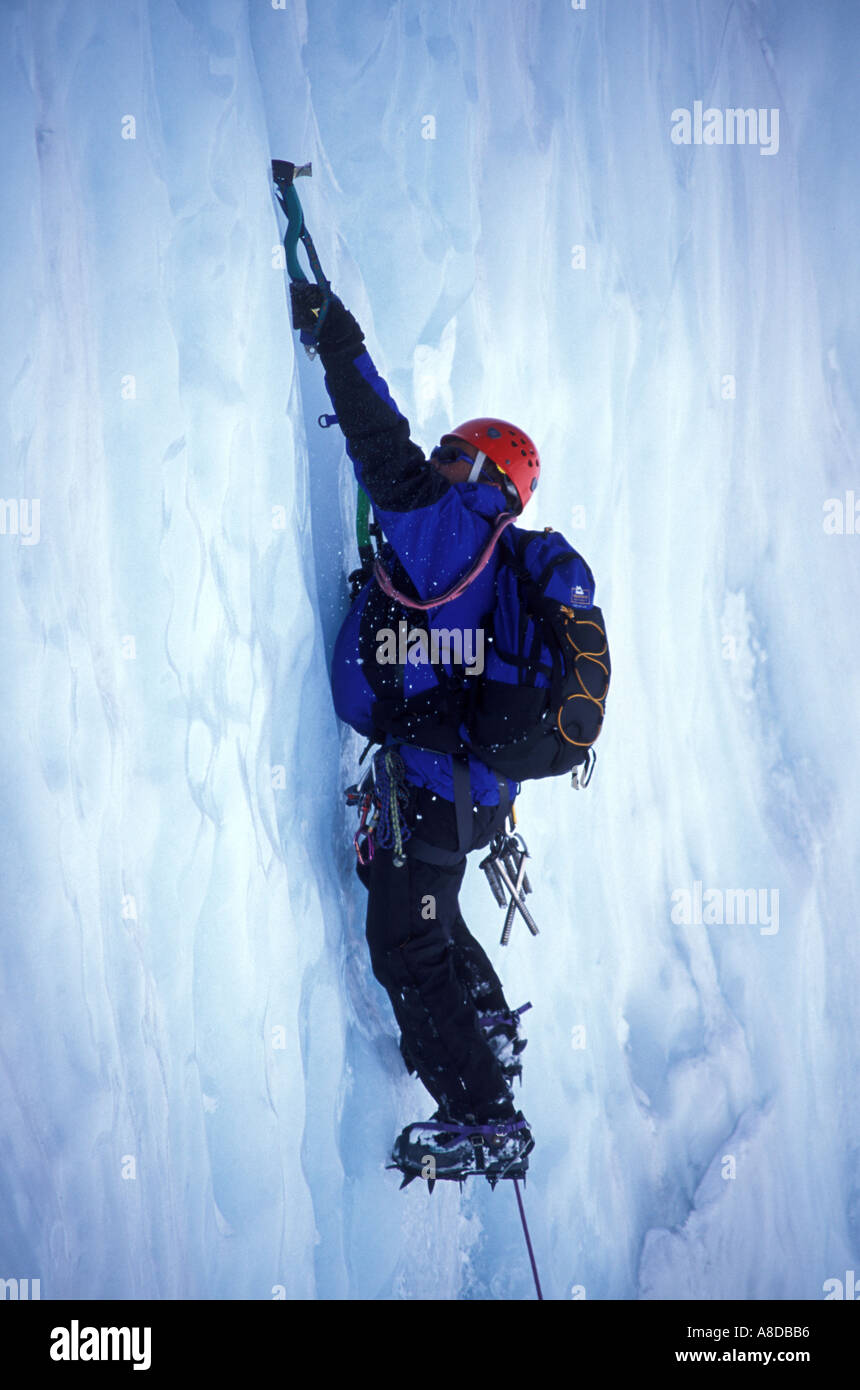 Scaling vertical ice Stock Photo - Alamy