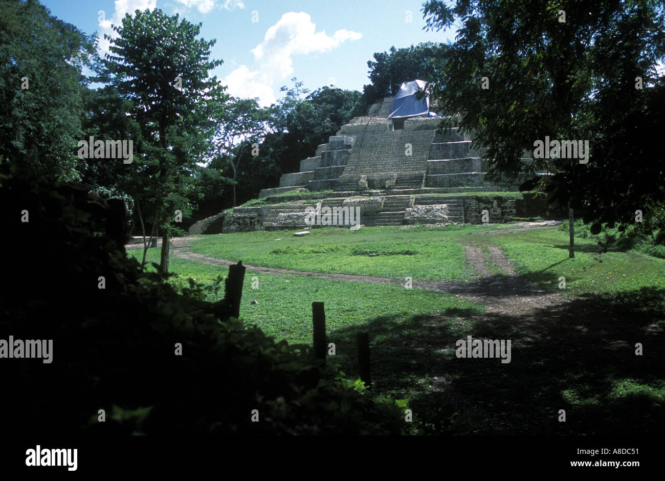 Lamanai Mayan ruins Belize Stock Photo - Alamy