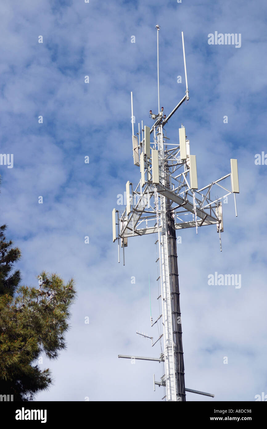 Cellular telephone mast hi-res stock photography and images - Alamy