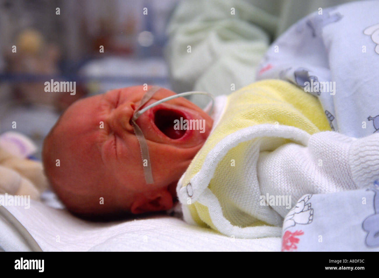 Premature infant ventilator hi-res stock photography and images - Alamy