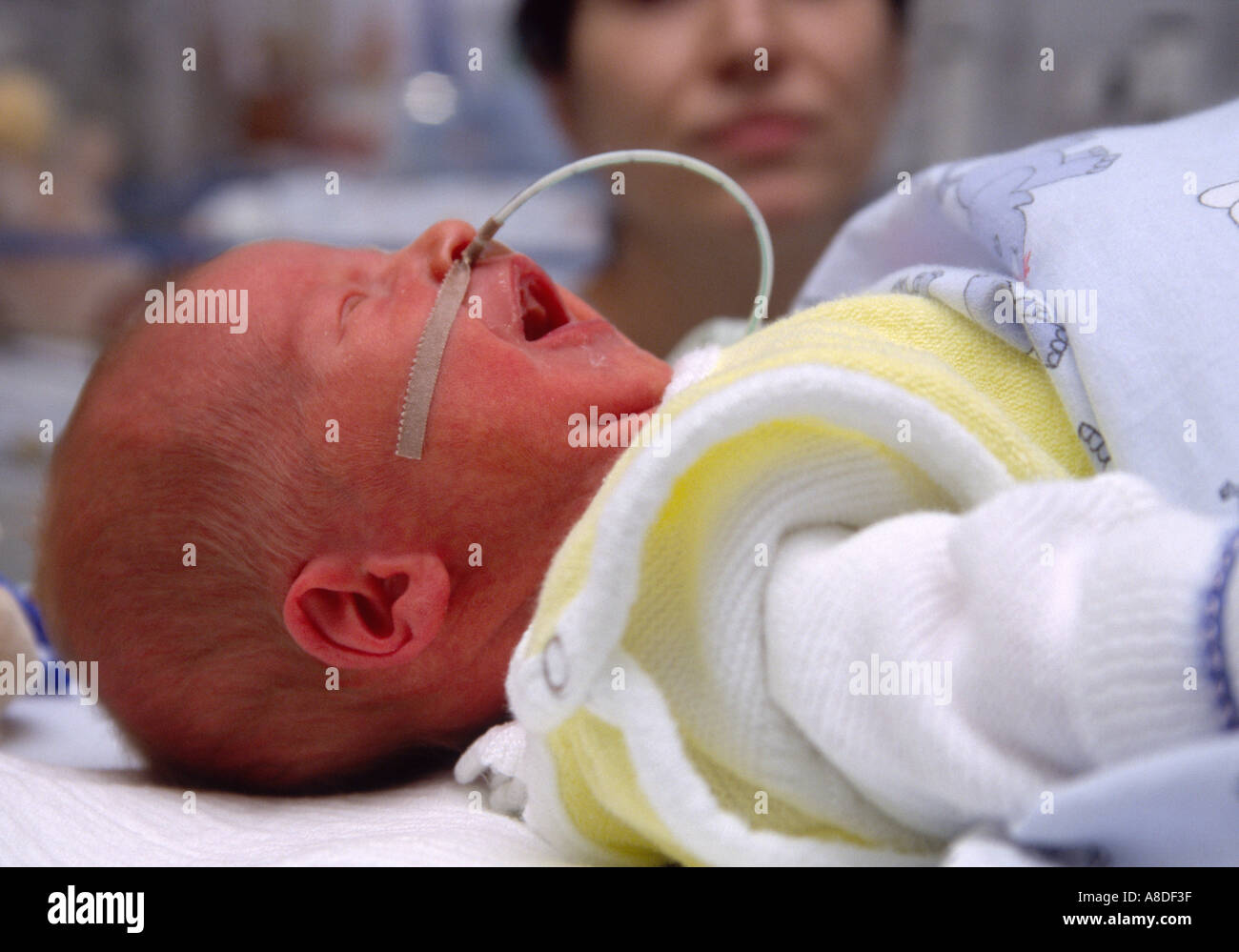Premature infant ventilator hi-res stock photography and images - Alamy
