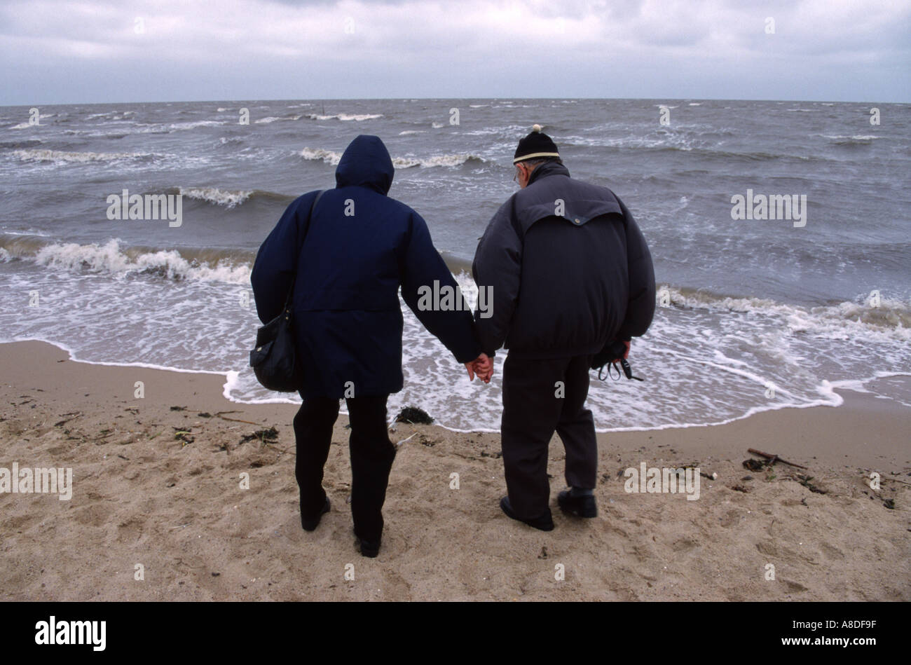 Older couple getting married hi-res stock photography and images - Alamy