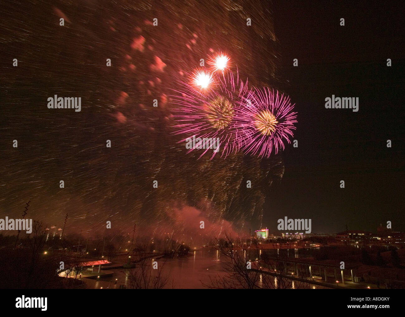Loud fireworks hi-res stock photography and images - Alamy