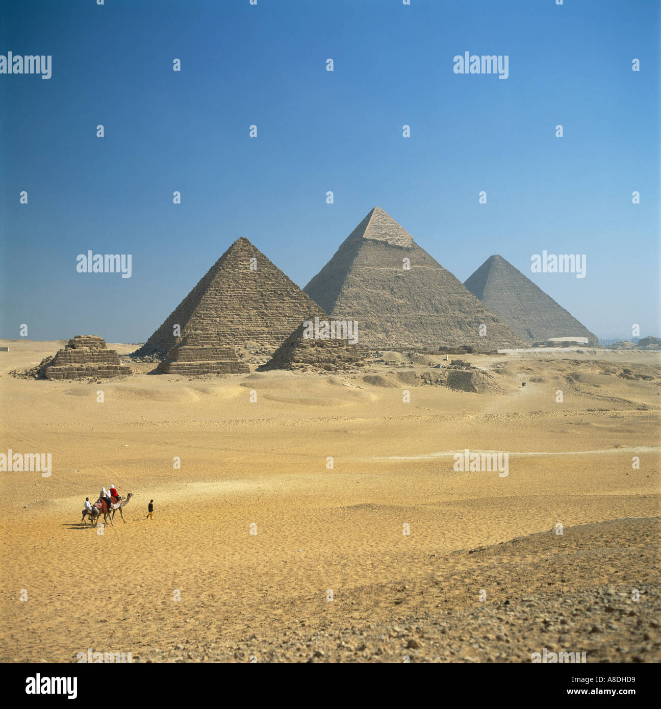 Giza pyramids classic hi-res stock photography and images - Alamy