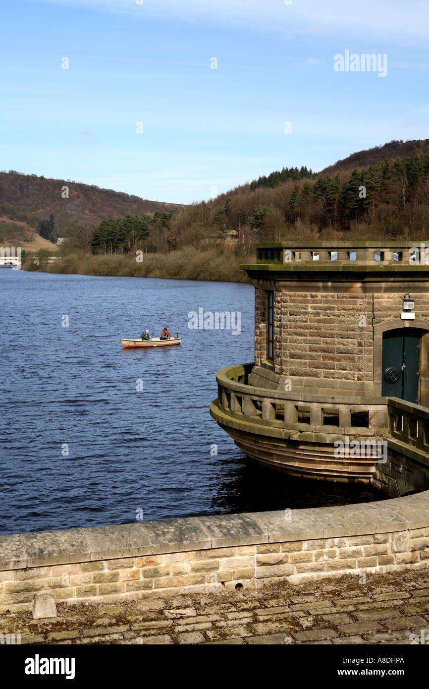 Ladybower reservoir derbyshire drought hi-res stock photography and ...