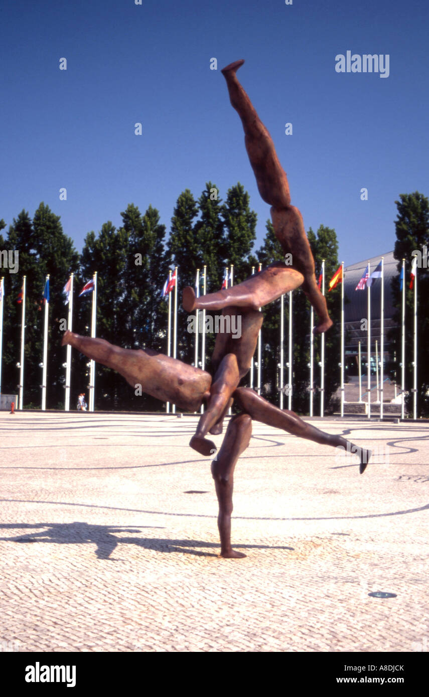 Acrobat statue Portugal Stock Photo - Alamy