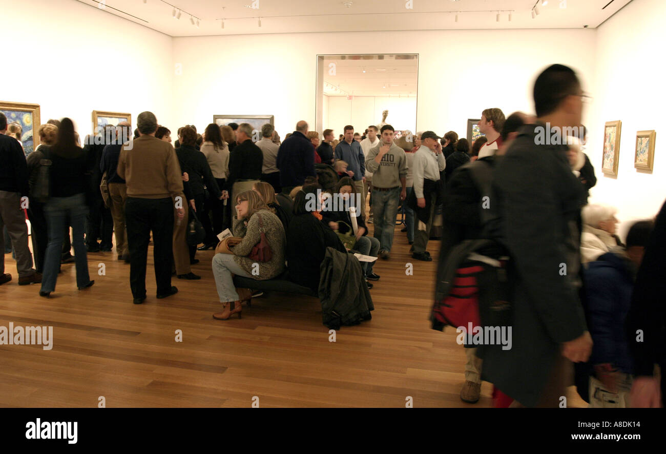 A crowded gallery in the Museum of Modern Art Manhattan New York Stock ...